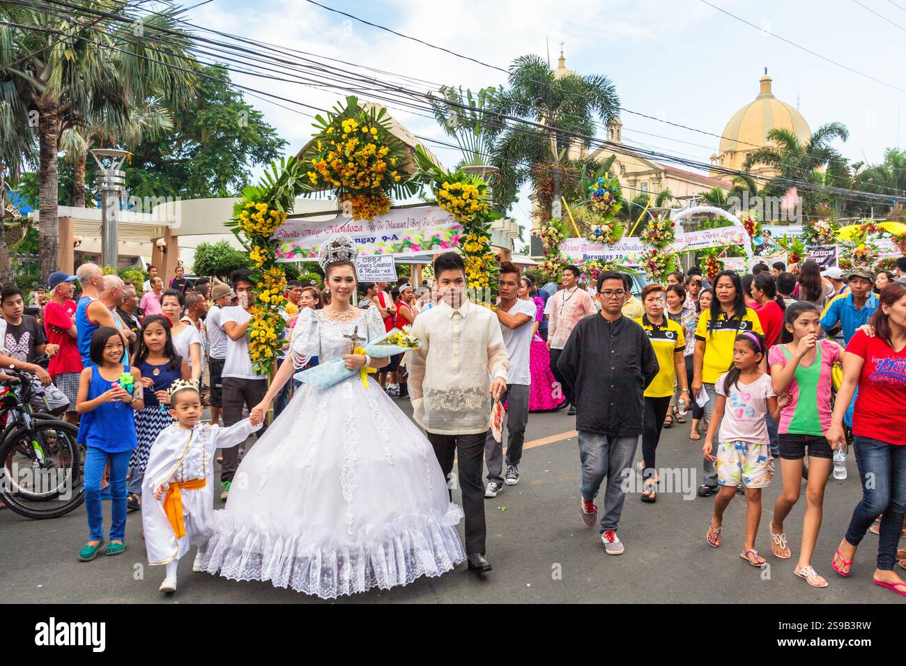 Santacruzan hi-res stock photography and images - Alamy