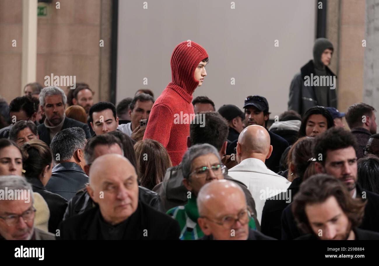 A model wears a creation for the men's Hermes Fall-Winter 2025-2026 ...
