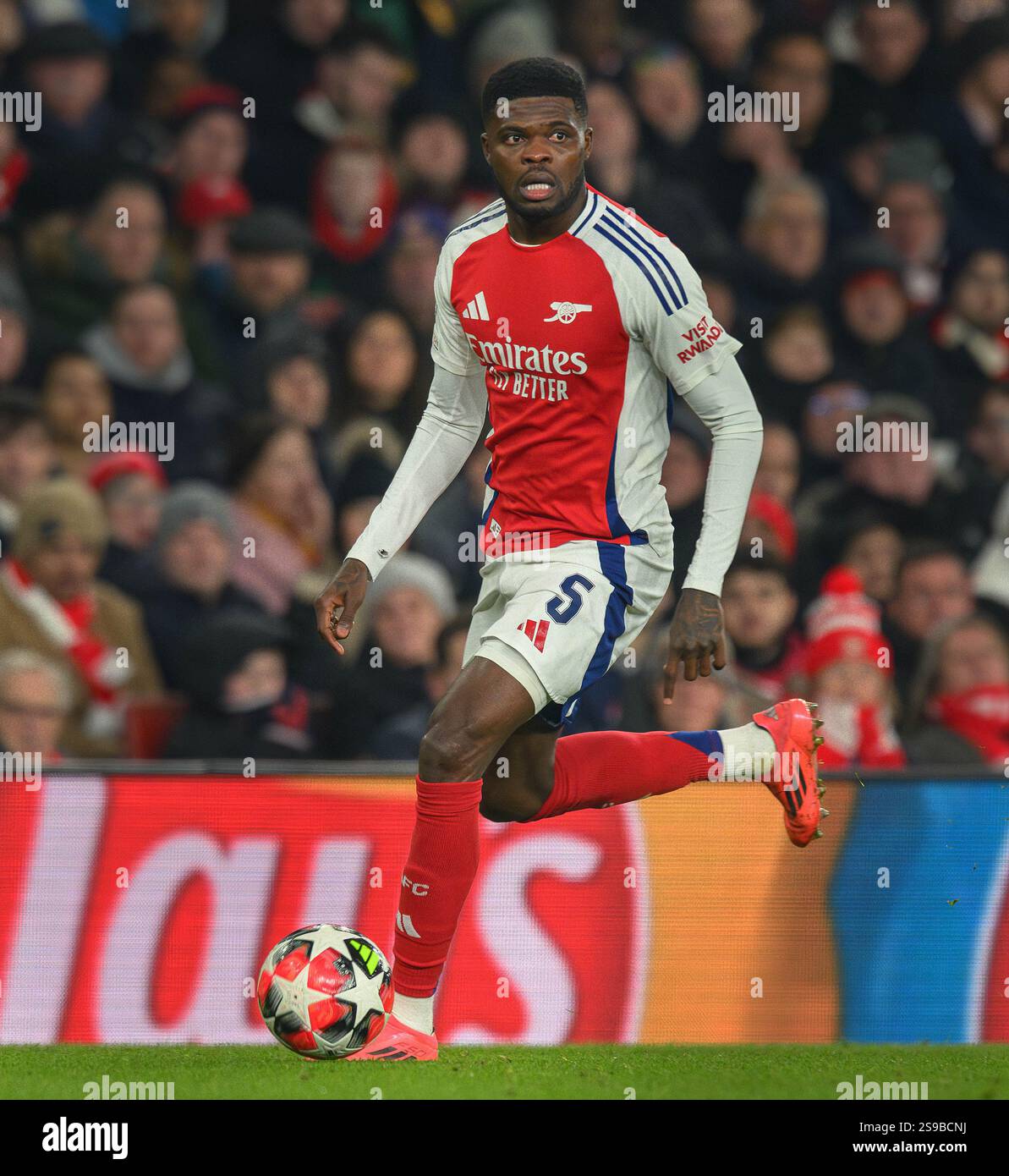 Arsenals thomas partey hi-res stock photography and images - Alamy