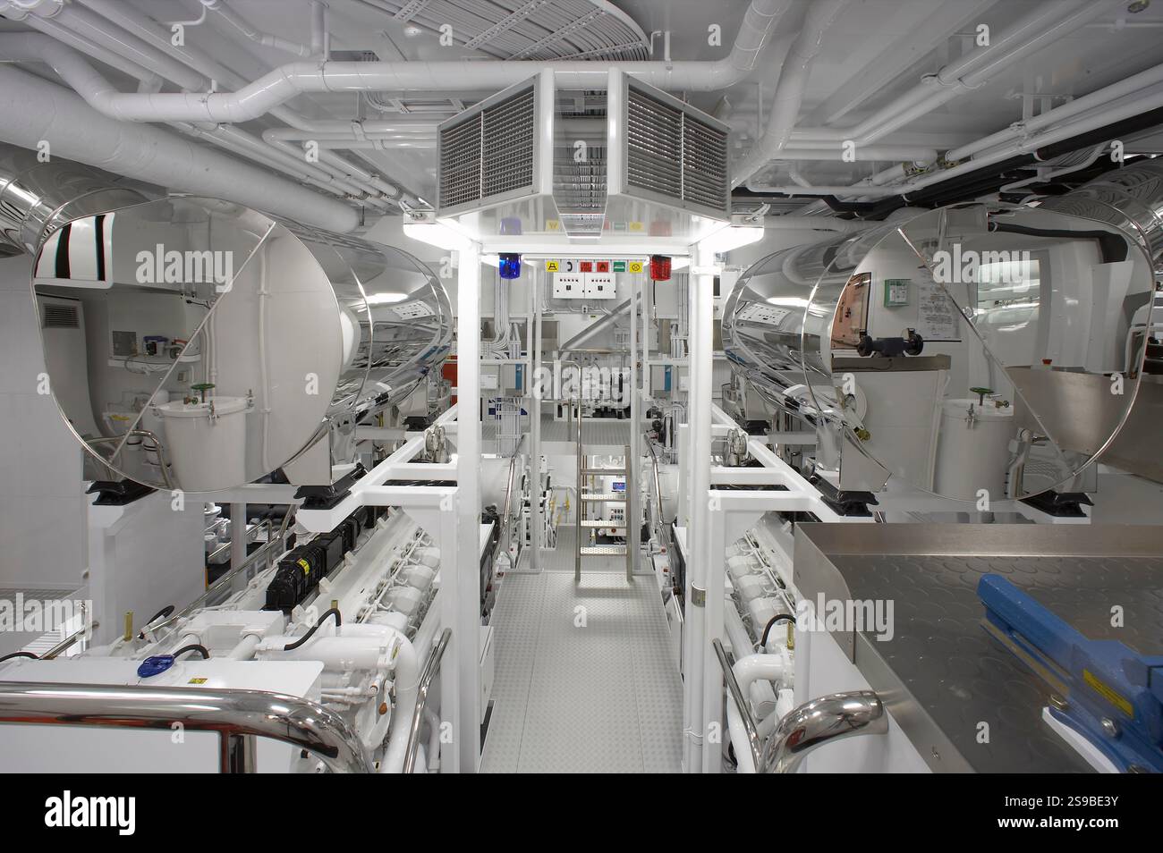 Modern Yacht Engine Room of Feadship, Callisto with Advanced Shiny ...