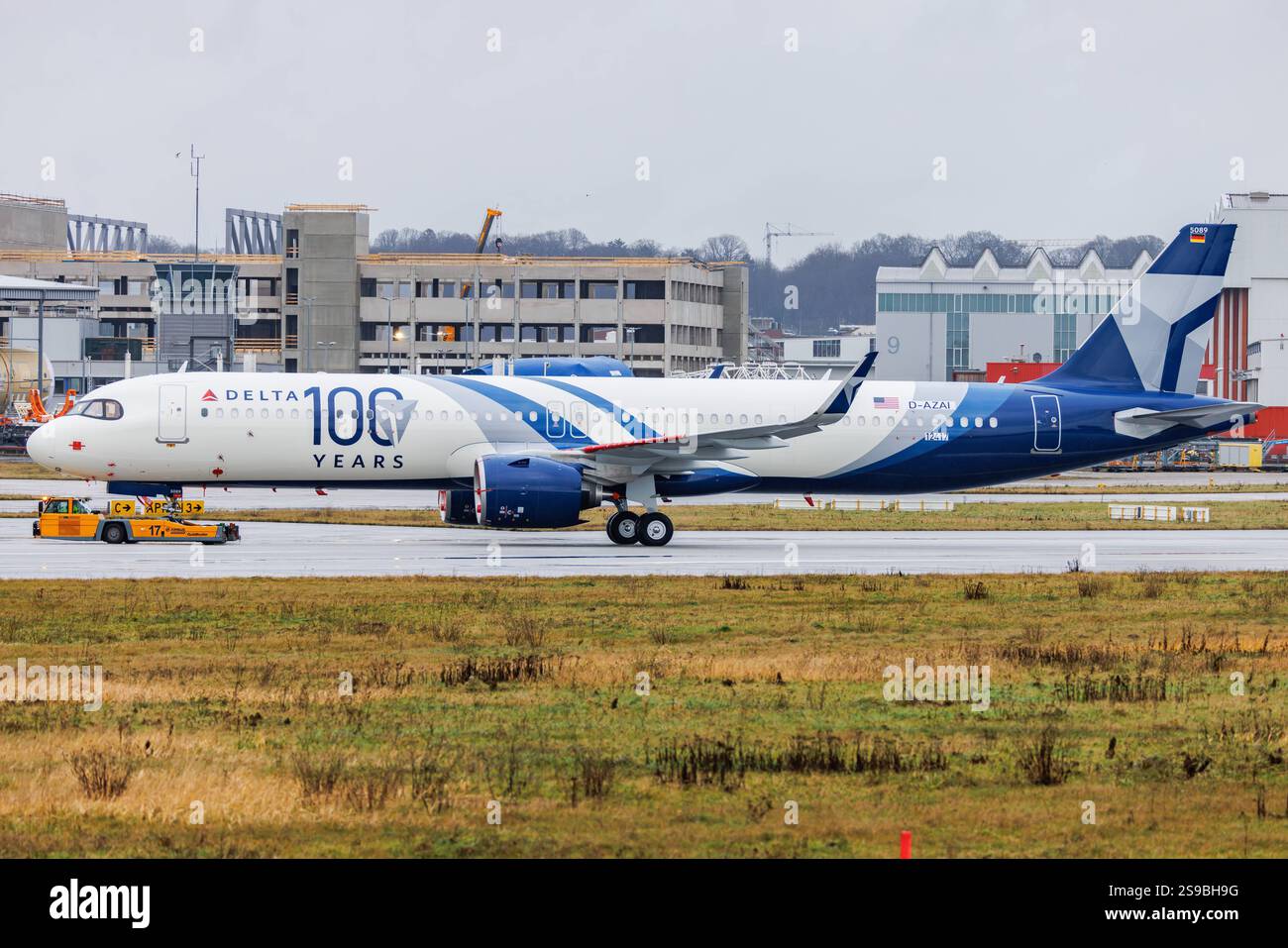 Der Airbus A321-271NX A21N mit der Sonderlackierung 100th Anniversary ...