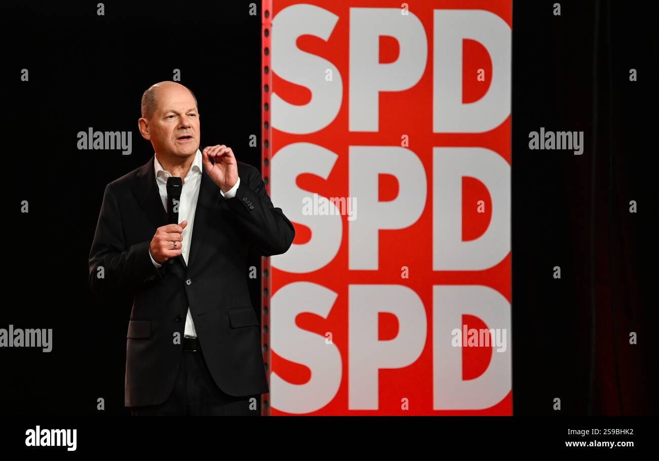 25 January 2025, Hesse, Wiesbaden: SPD top candidate and Federal ...