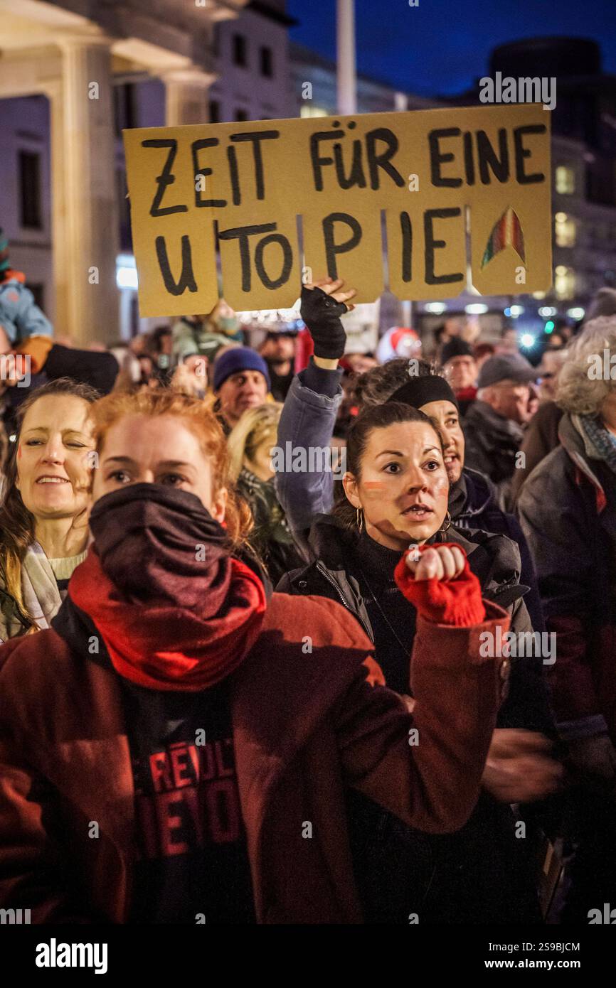 Demonstration und Lichtermeer gegen Rechts am Brandenburger Tor in ...