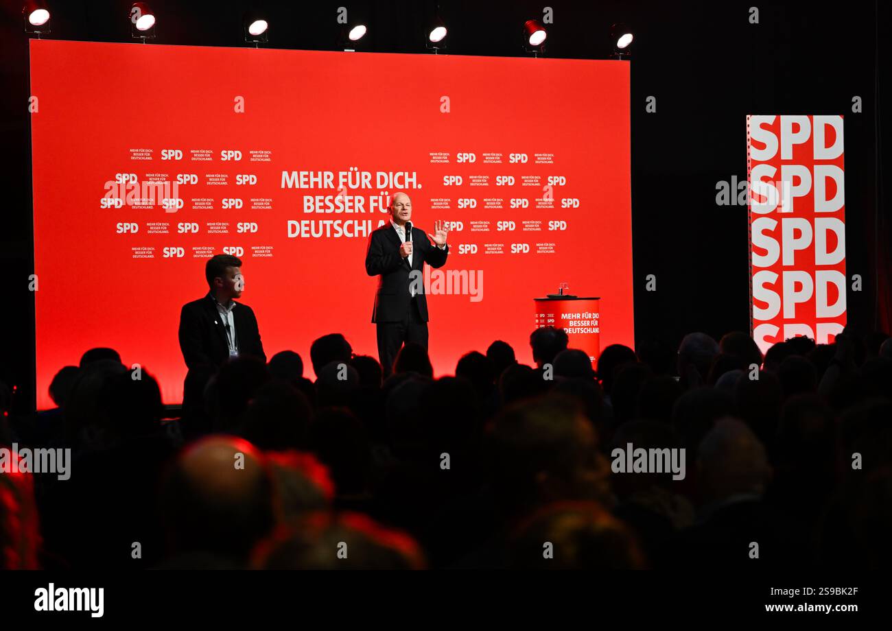 25 January 2025, Hesse, Wiesbaden: SPD top candidate and Federal ...