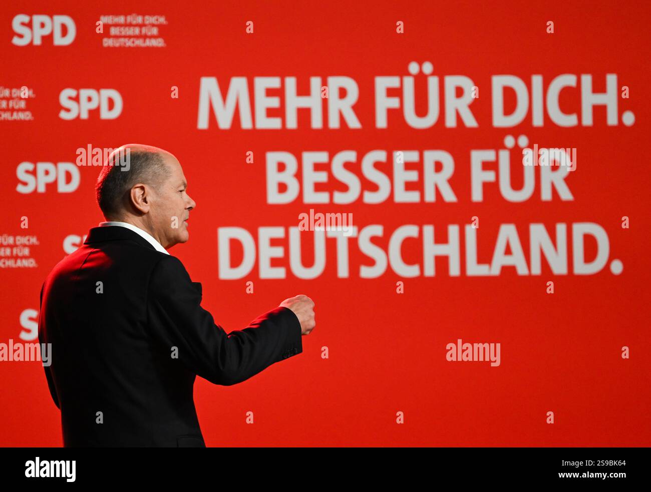 25 January 2025, Hesse, Wiesbaden: SPD top candidate and Federal ...