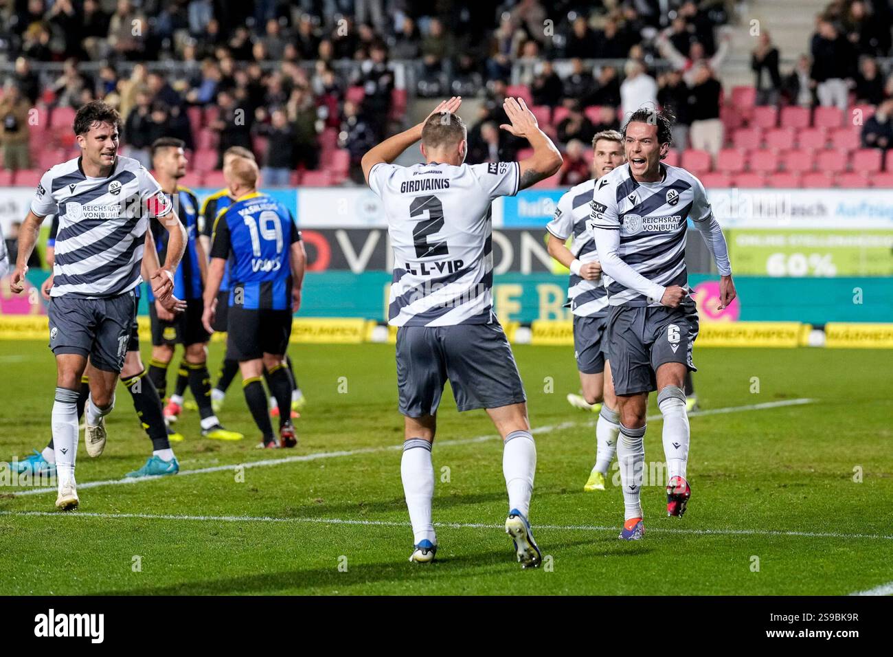 v.li.: Jakob Lewald (SVS, 14), Edvinas Girdvainis (SVS, 2), David Otto ...