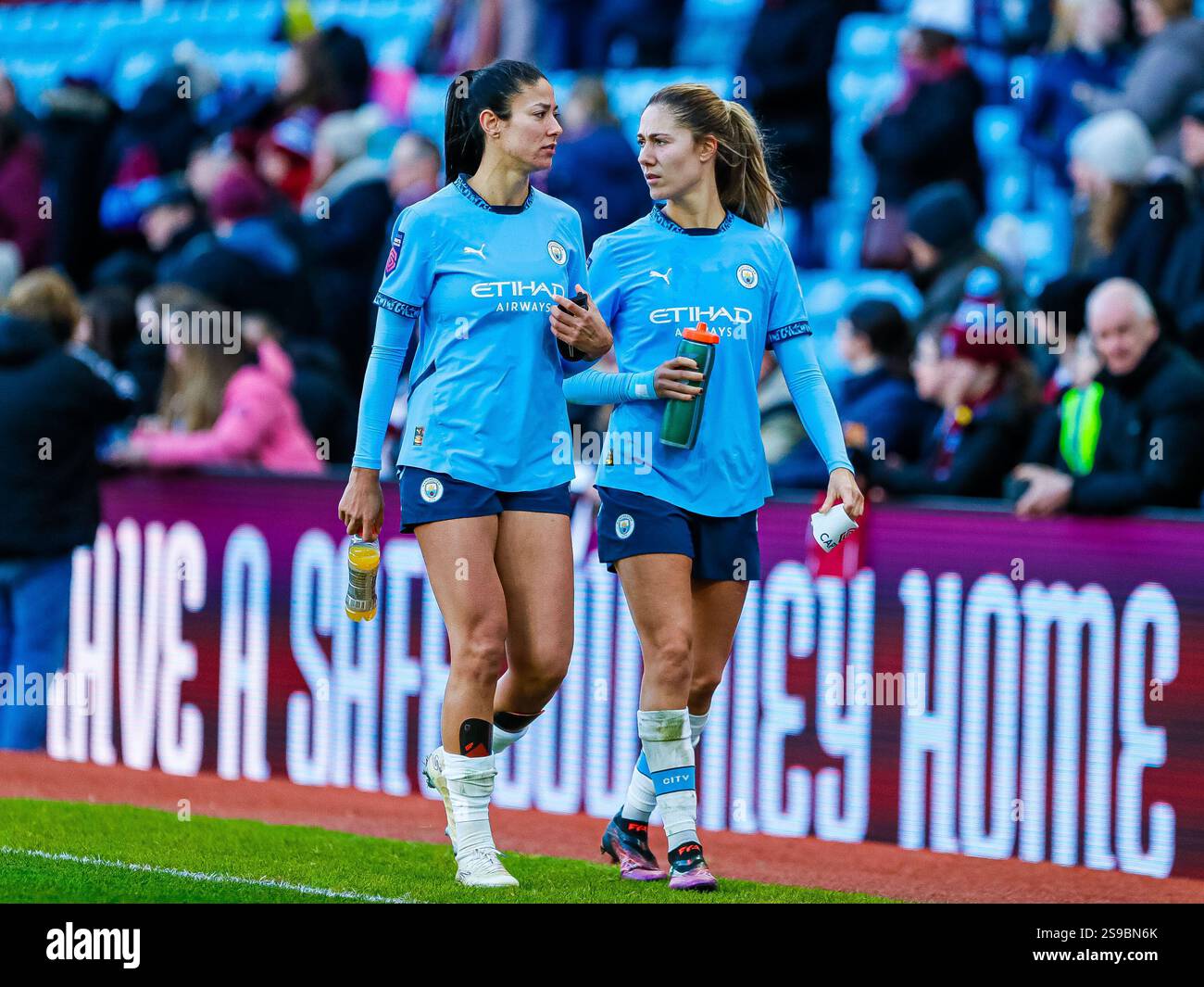 Villa Park Stadium, England 25th January 2025: Laia Aleixandri (4 ...
