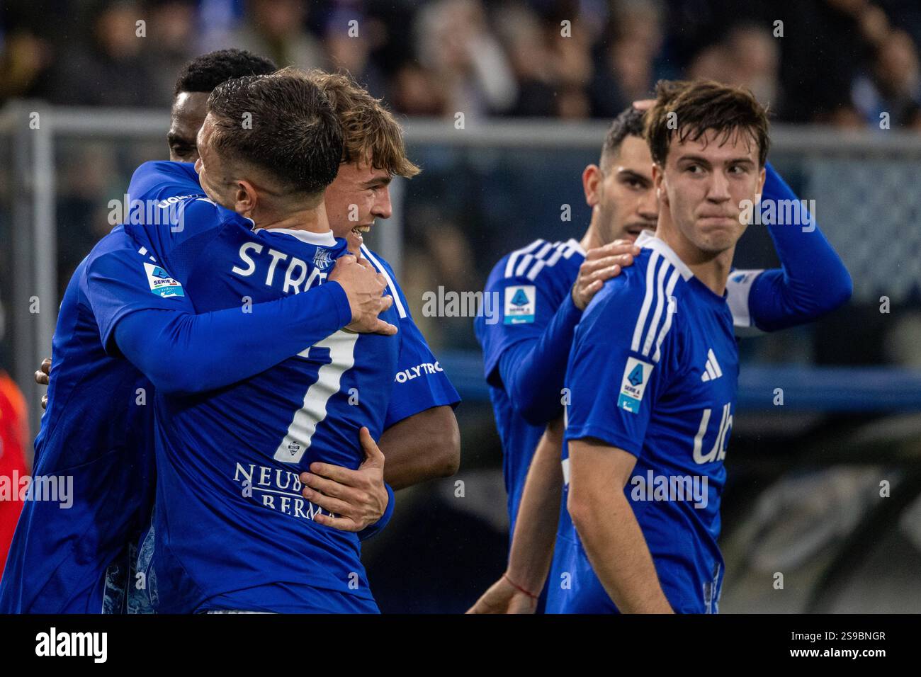 Nico Paz Como celebrates aftet goal 1-0 during serie A match Como vs ...