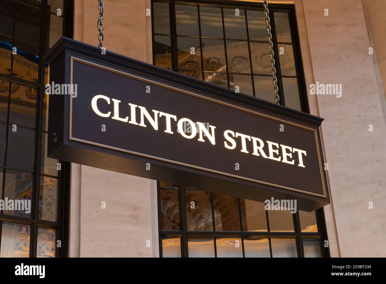 Clinton Street Signage at Union Station in Chicago, Illinois, USA Stock ...