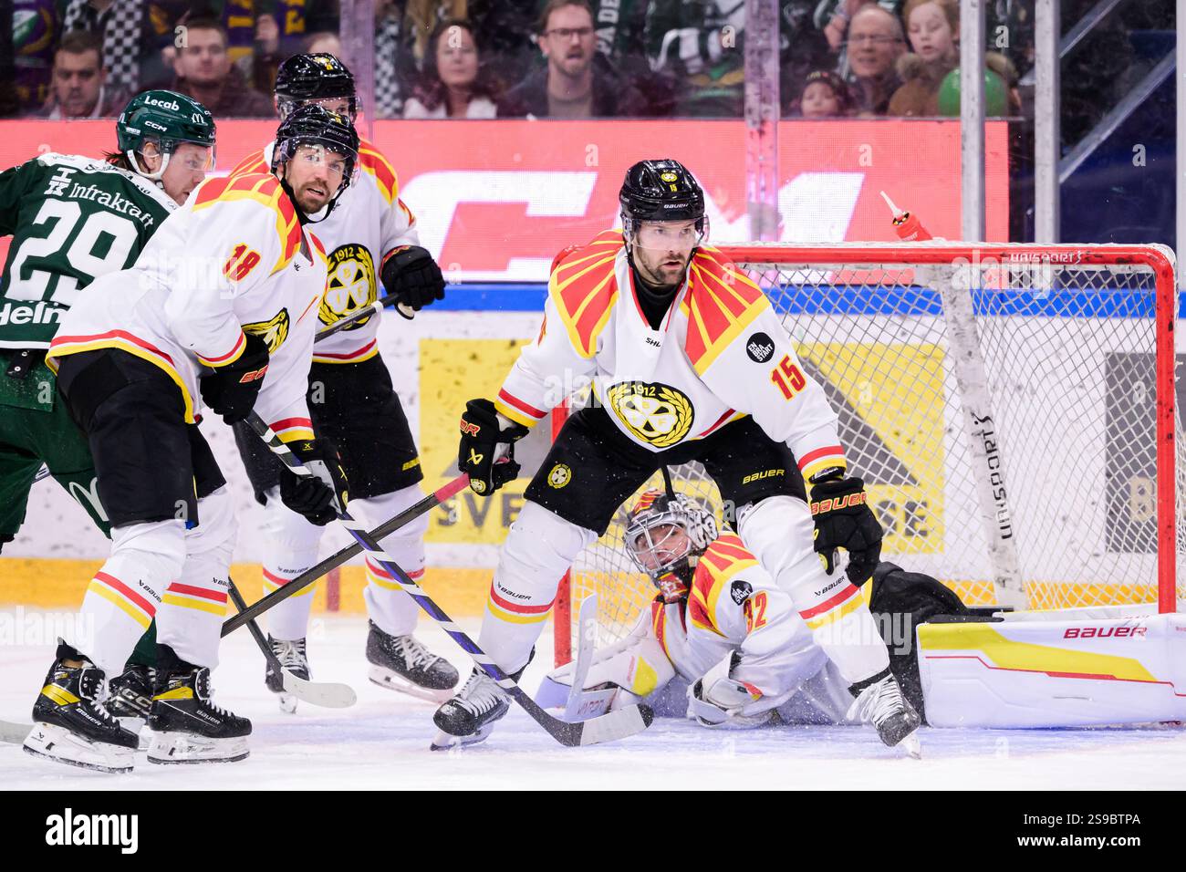 250125 Brynäs Anton Rödin, Simon Bertilsson och målvakt Ludvig Persson ...