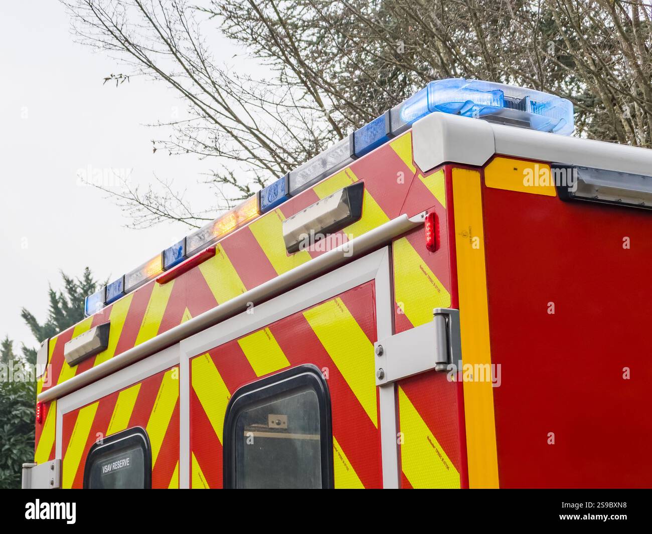 Sirens and flashing lights hi-res stock photography and images - Alamy