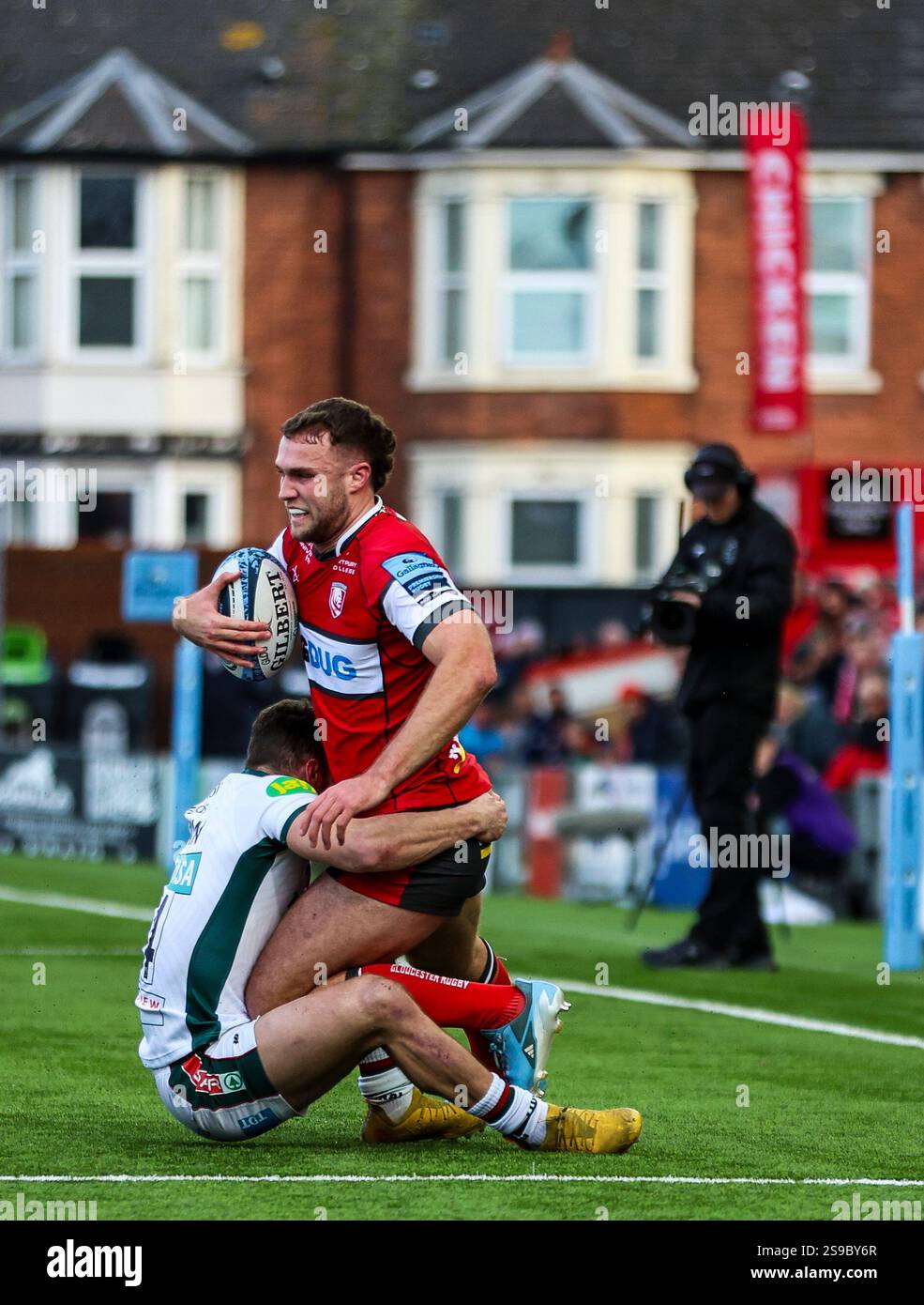 Gloucester's Max Llewellyn tackled by Leicester Tigers Adam Radwan ...