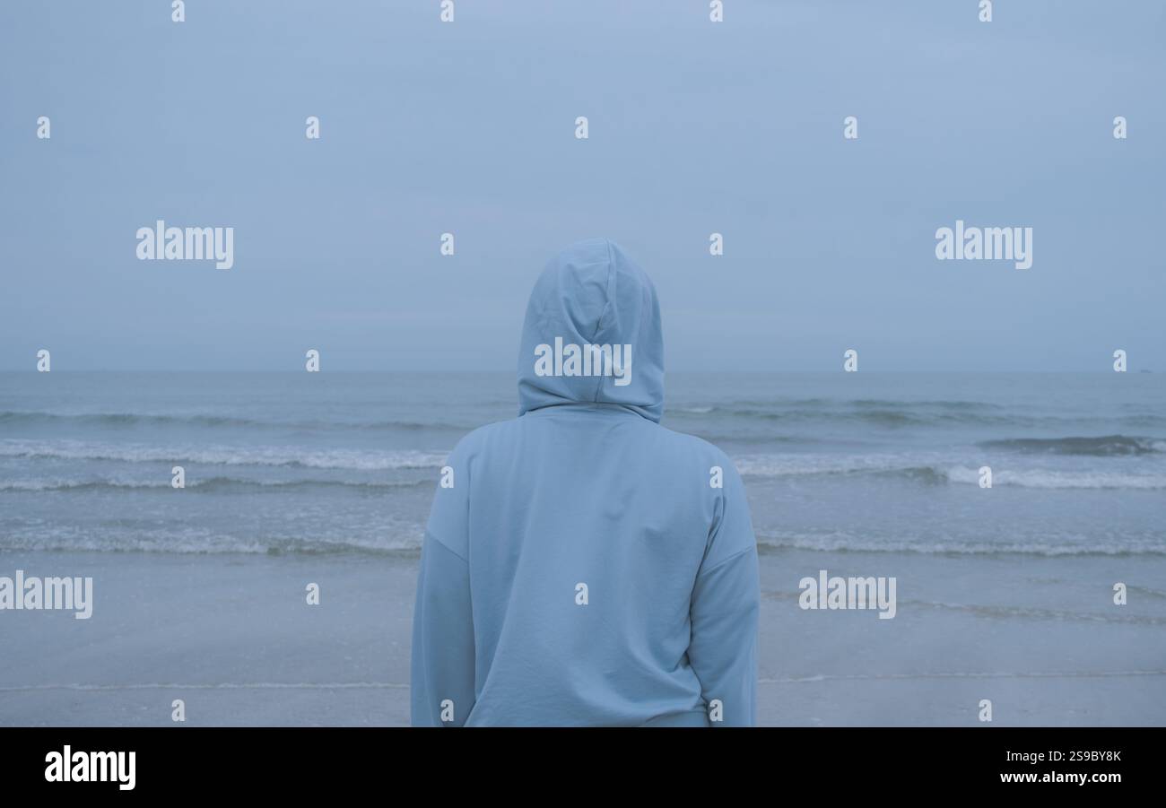 alone at the beach Stock Photo - Alamy