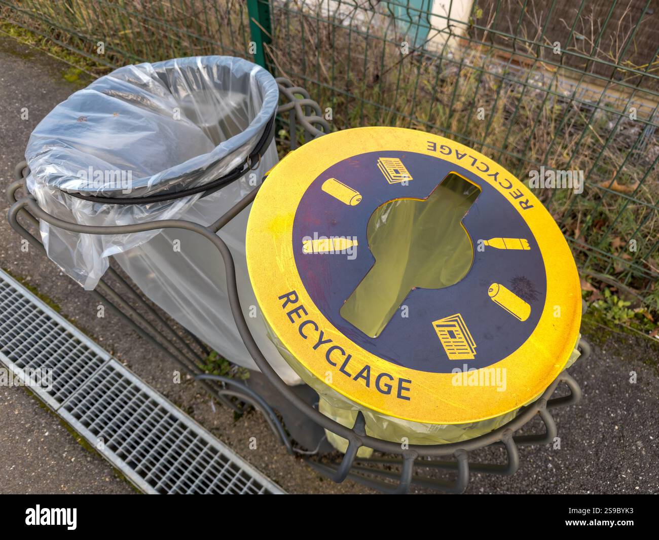 Innovative dual waste disposal unit promotes recycling in urban area ...