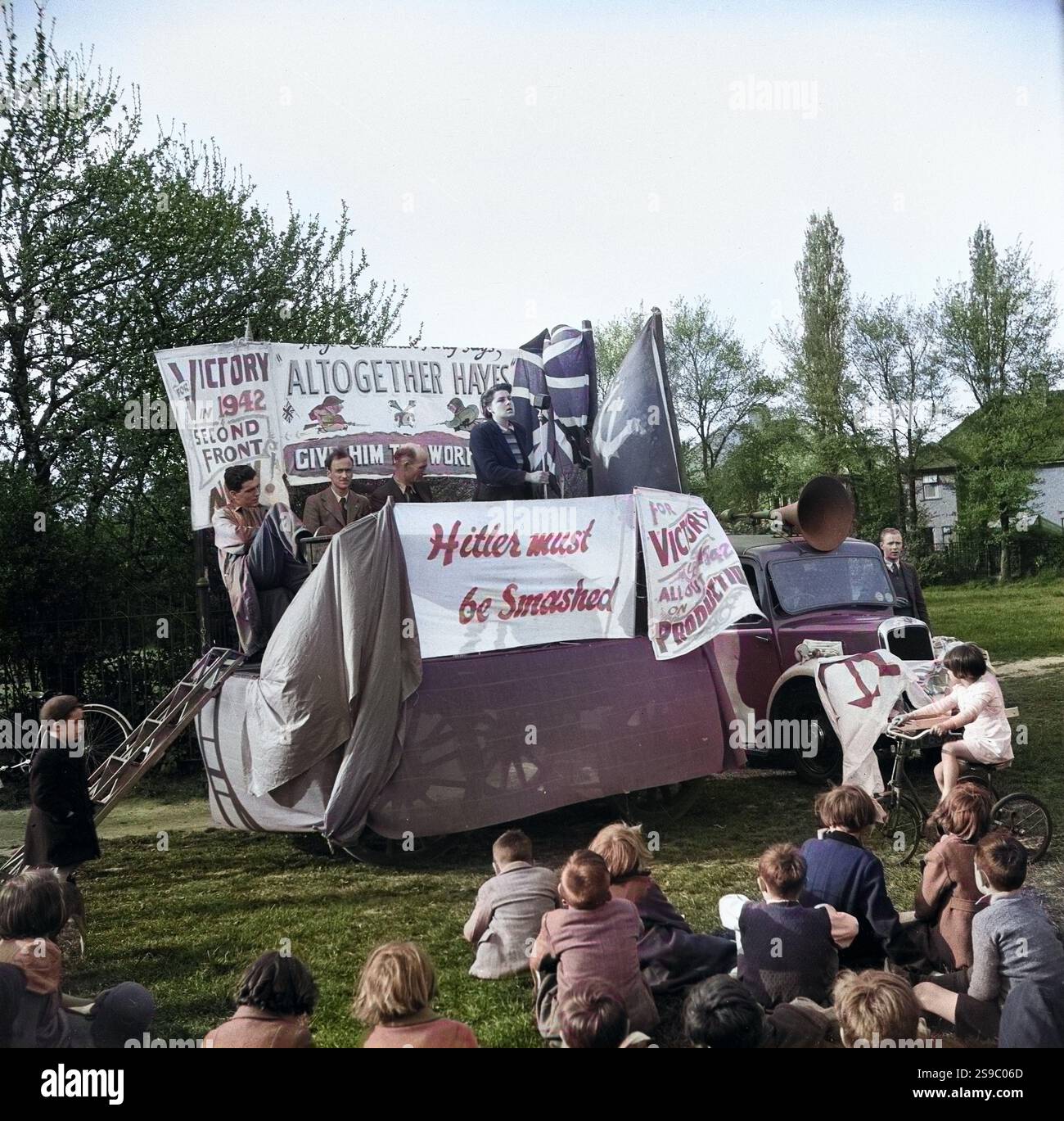 Speakers campaign for a Second Front against Hitler and Germany in 1942 ...