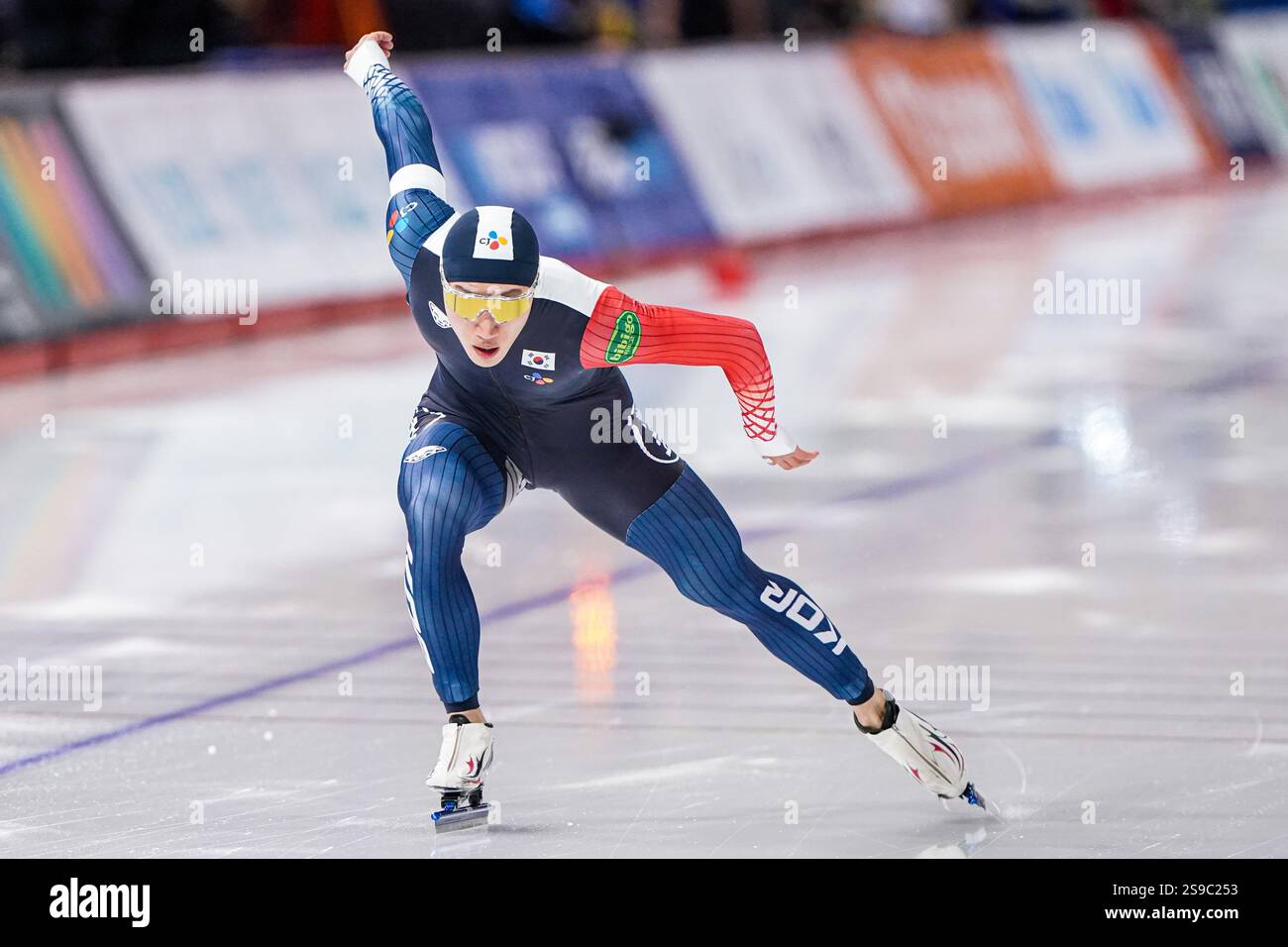 CALGARY, CANADA - JANUARY 25: Hyun-Min Oh of Republic of Korea ...