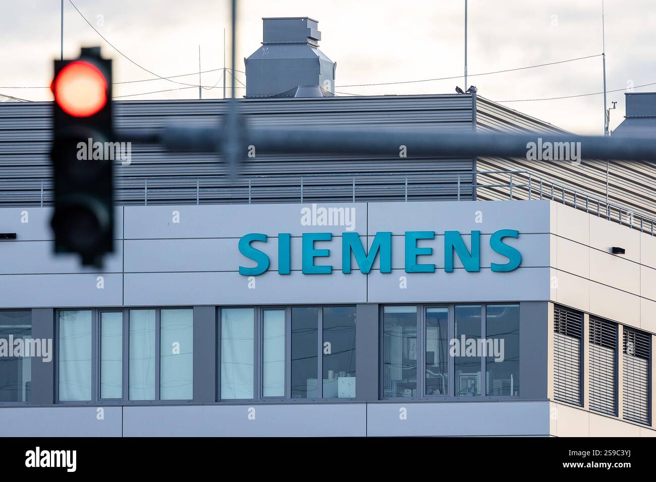 Siemens Campus, Erlangen, 25.01.2025 Siemens-Gebäude auf dem Siemens Campus in Erlangen mit dem ...