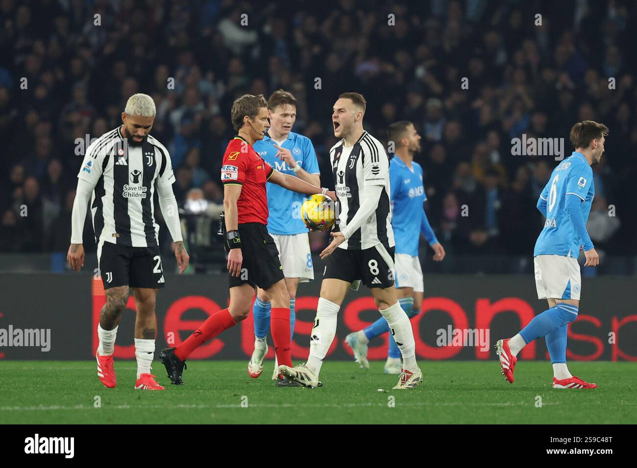 Juventus' Teun Koopmeiners during the Serie A soccer match between ...