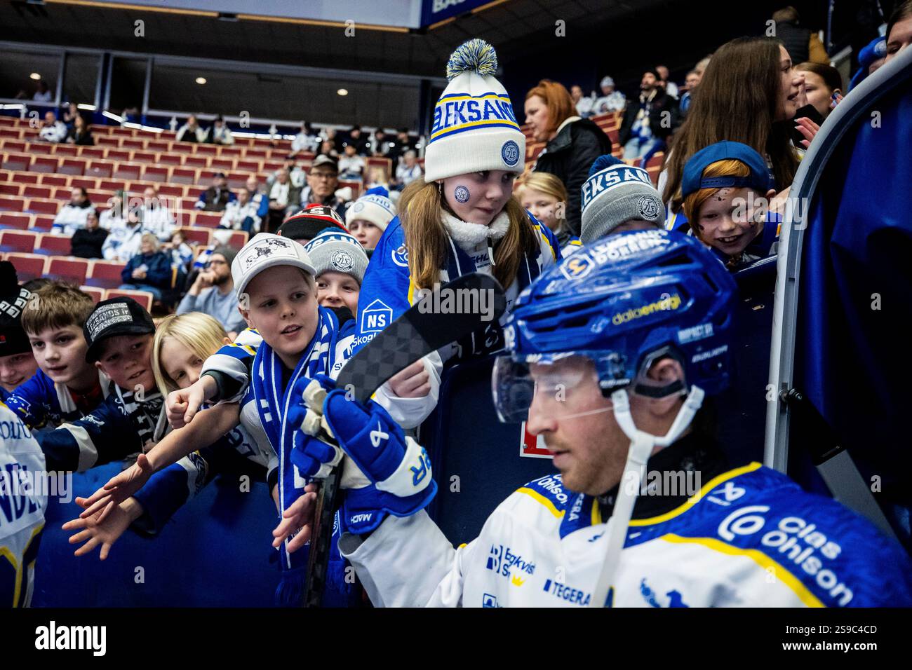 250125 Familjedag på Tegera Arena inför ishockeymatchen i SHL mellan ...