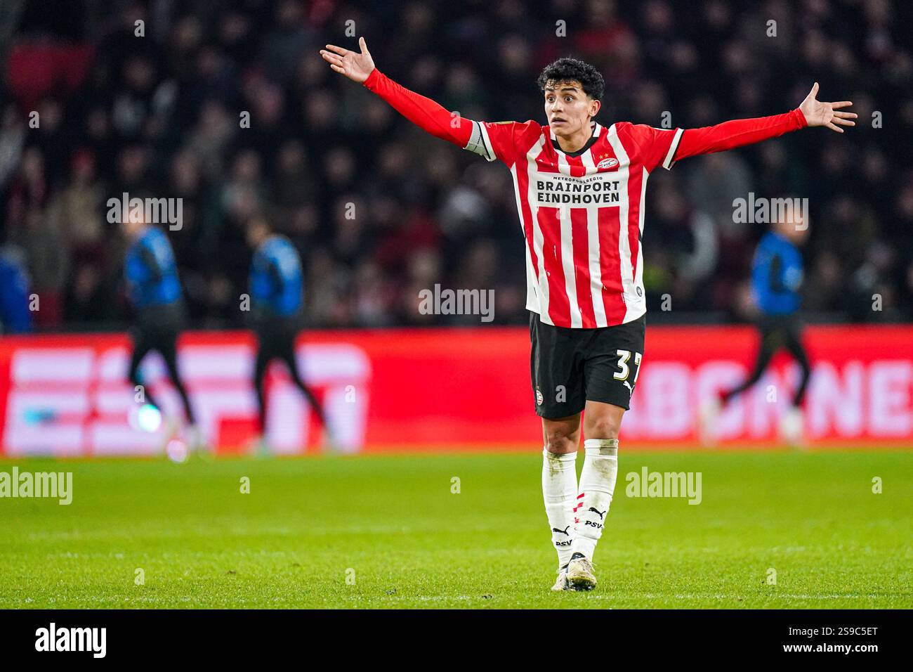 EINDHOVEN, NETHERLANDS - JANUARY 25: Richard Ledezma of PSV confused ...
