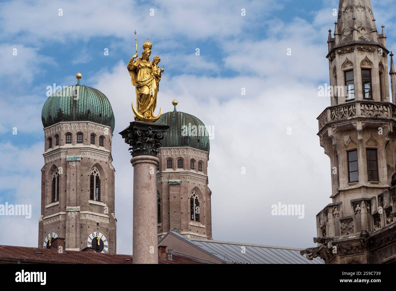 Marian column at Marienplatz, pedestrian zone in Munich, Bavaria ...