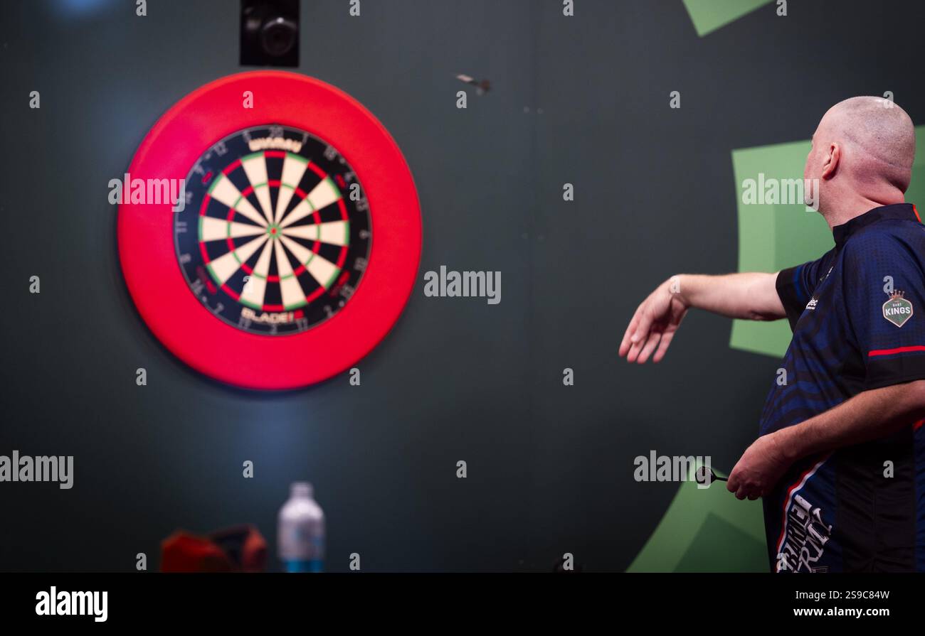 Den Bosch, Netherlands. 25th Jan, 2025. DEN BOSCH - Darter Raymond van ...