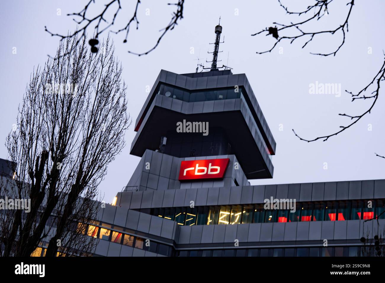 Das Gebäude der RBB am Theodor-Heuss-Platz in Berlin am 21. Januar 2025 ...