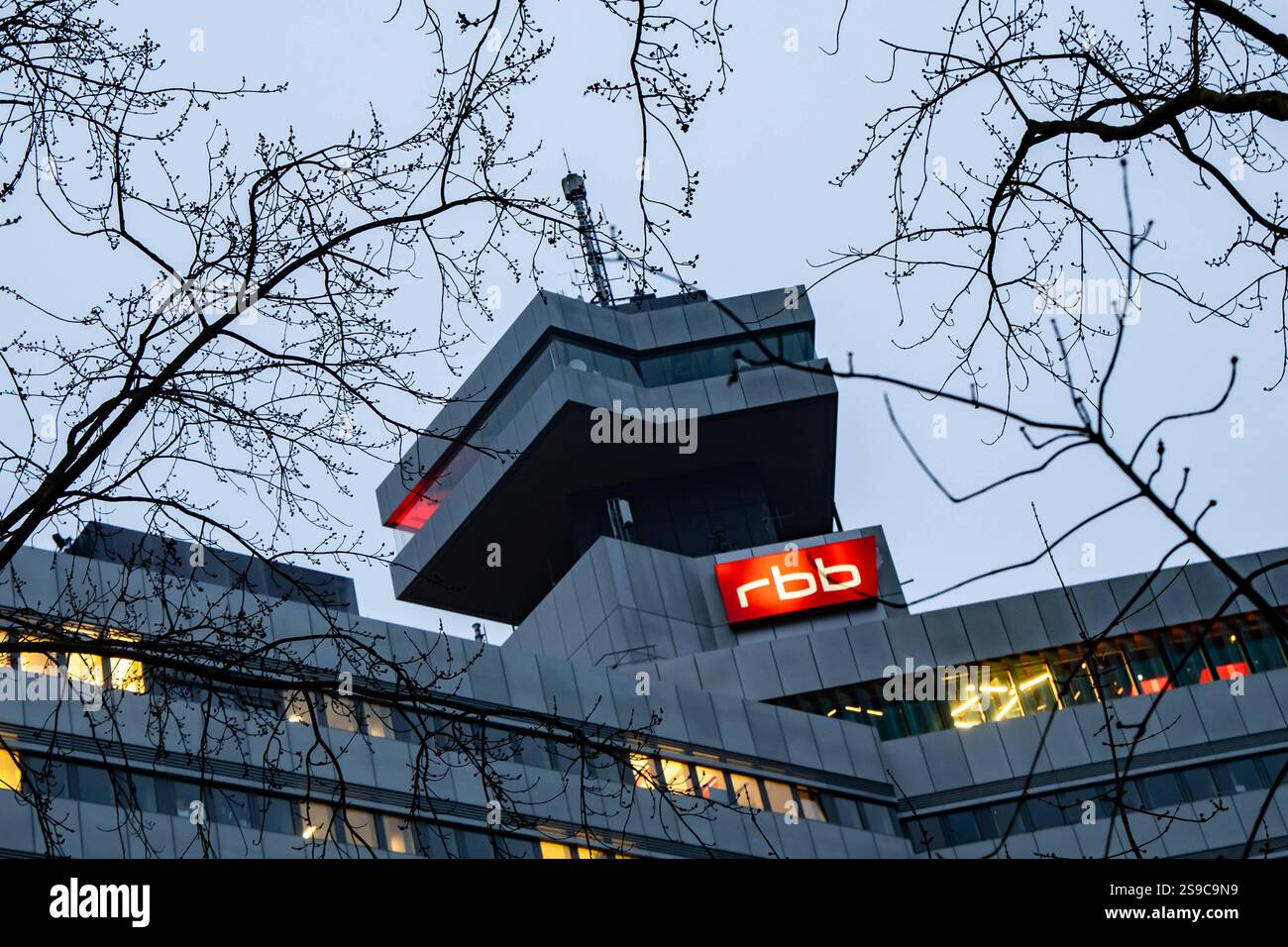 Das Gebäude der RBB am Theodor-Heuss-Platz in Berlin am 21. Januar 2025 ...