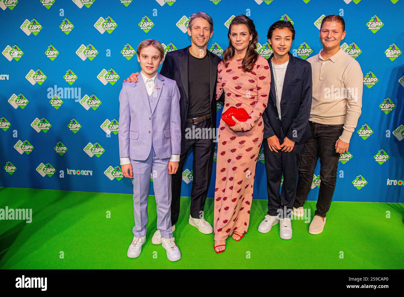HILVERSUM - Elise Schaap and partner Wouter de Jong on the green carpet prior to the ...
