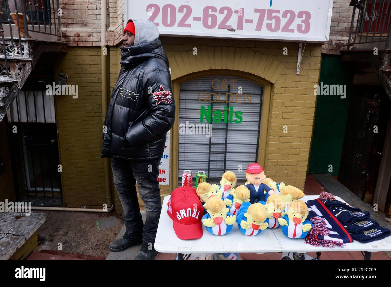 Vendors sell Donald Trump toy duck merchandise on Inauguration Day ...