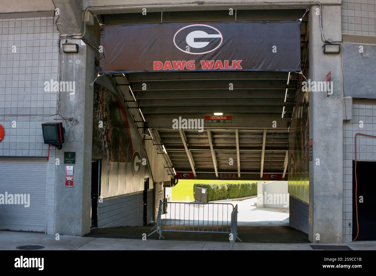 Uga bulldogs hi-res stock photography and images - Alamy