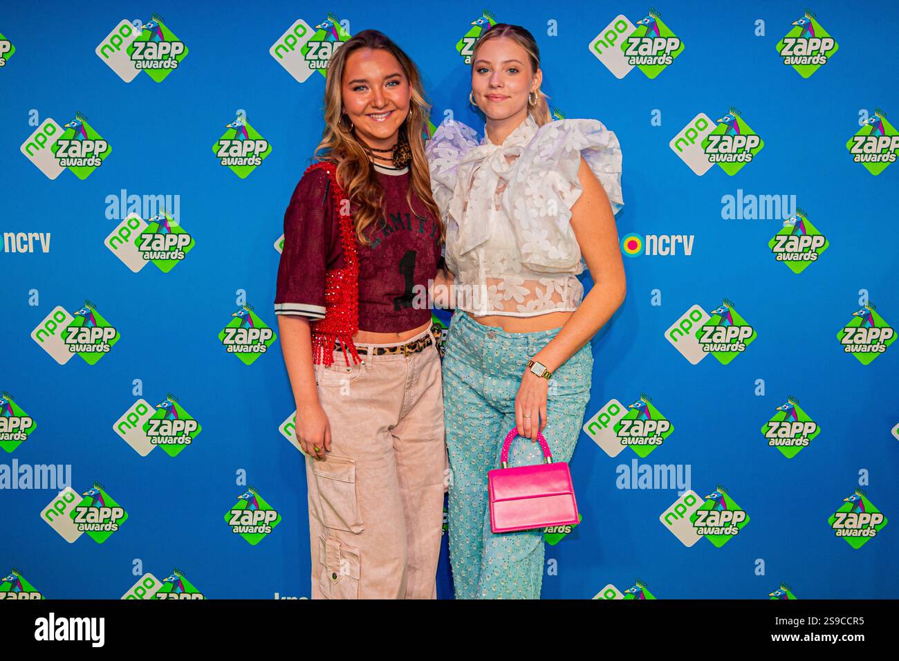 HILVERSUM - Noa Zwan and Noa Jacobus on the green carpet prior to the ...