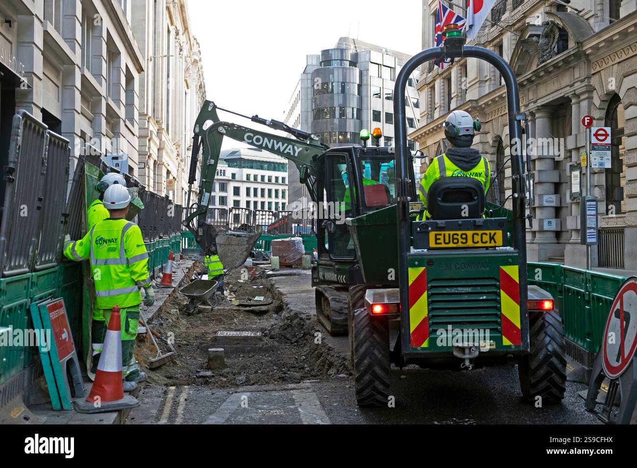 London city workers 2025 hi-res stock photography and images - Alamy