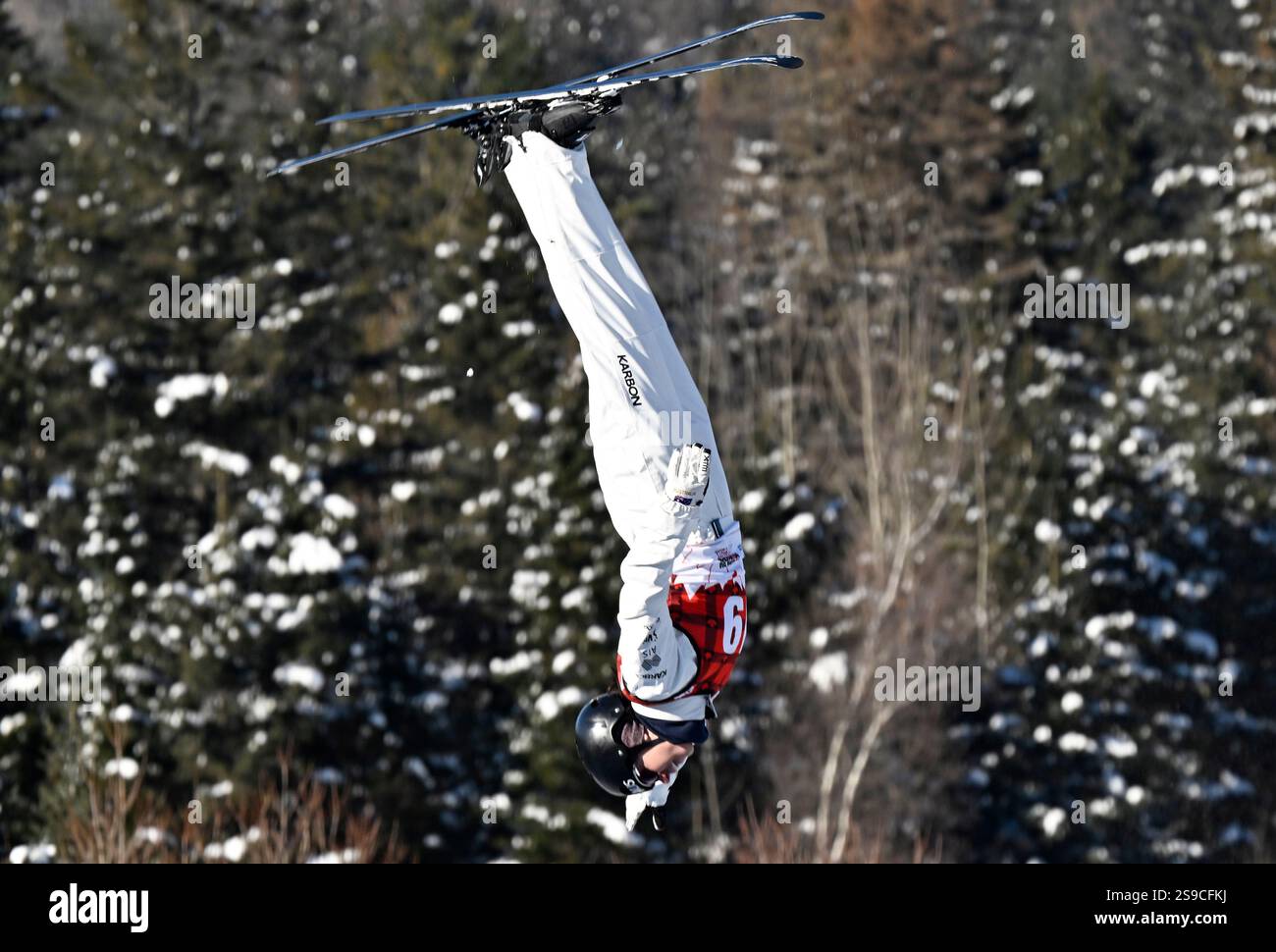 Laura Peel, of Australia, jumps to victory in the women‚Äôs aerial on ...