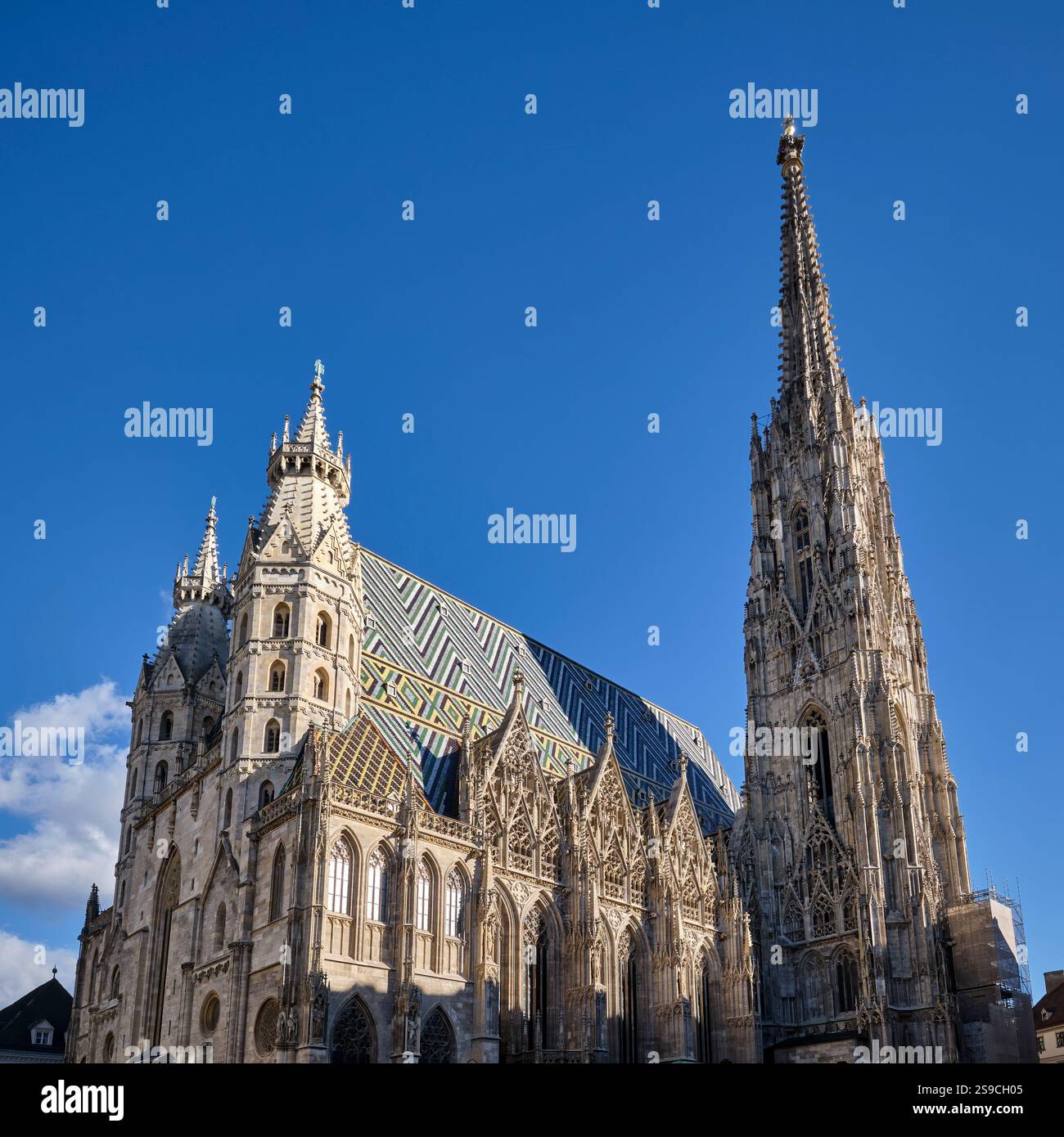 Gothic romanesque hi-res stock photography and images - Alamy