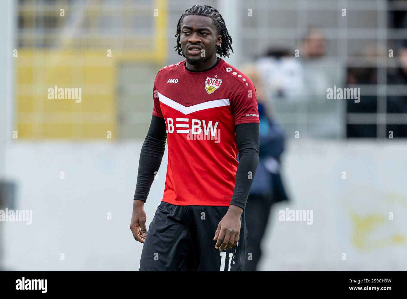 Benjamin Boakye (VfB Stuttgart II / U21, #11) beim Aufwaermen. GER, TSV ...