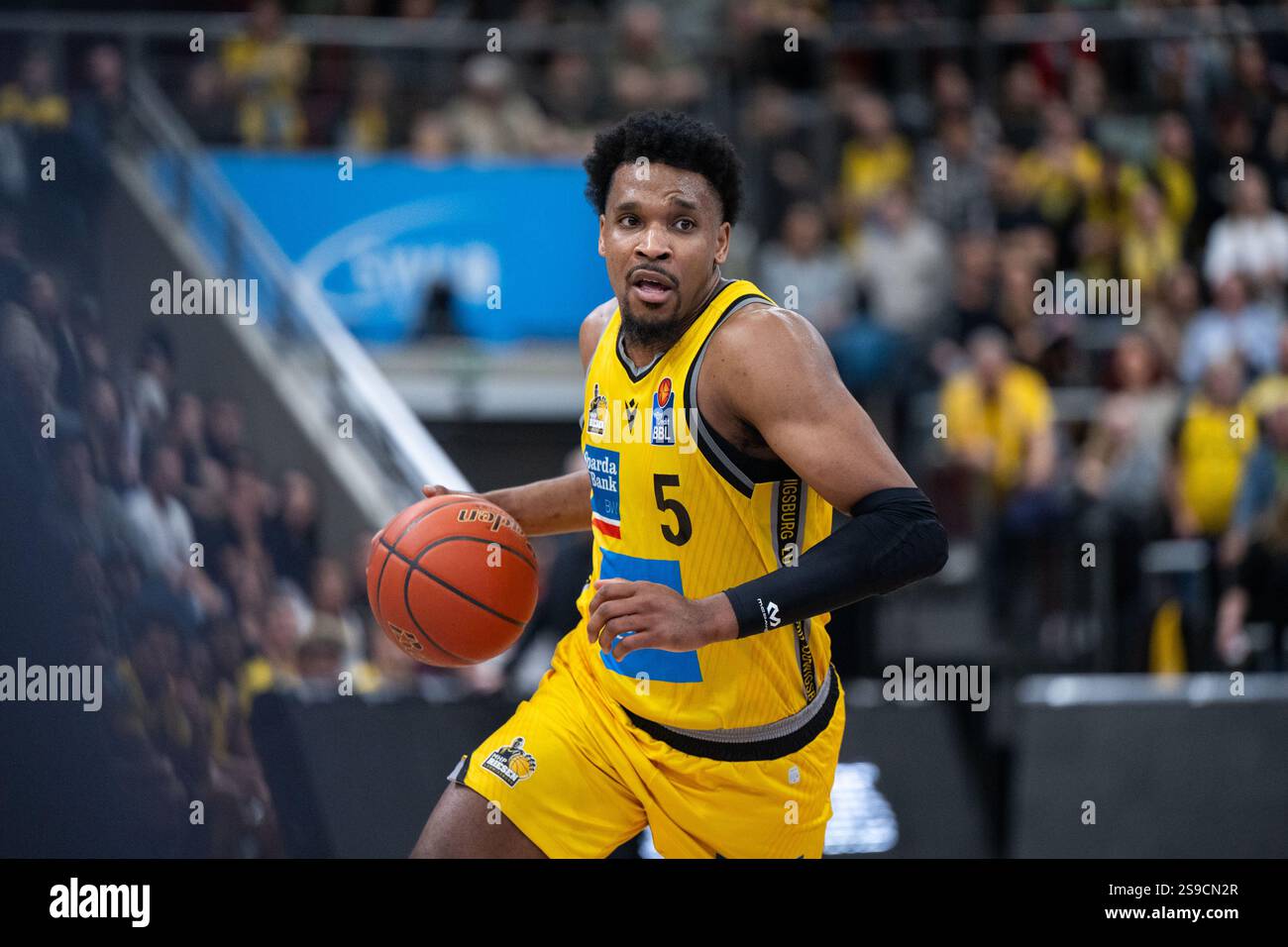 Justin Simon (MHP Riesen Ludwigsburg, #05) am Ball, GER, MHP Riesen ...