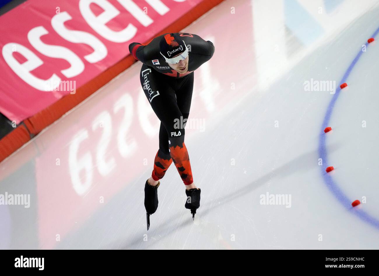 Canadian speed skater Ted-Jan Bloemen races in the men‚Äôs 10,000-metre ...