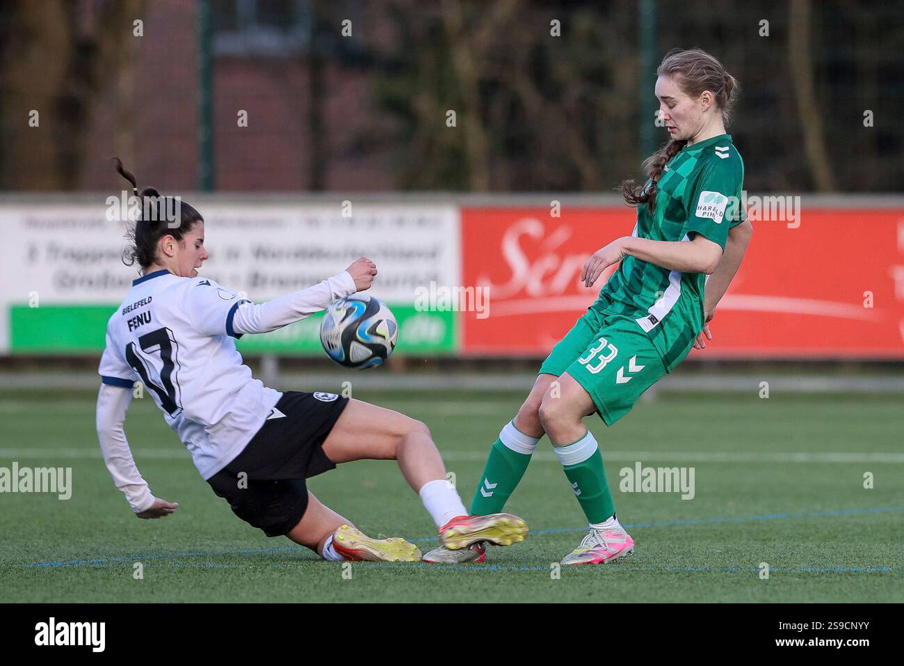 v.li.: Inci Fenu (Arminia Bielefeld, 17) und Maria Penner (SV Werder ...