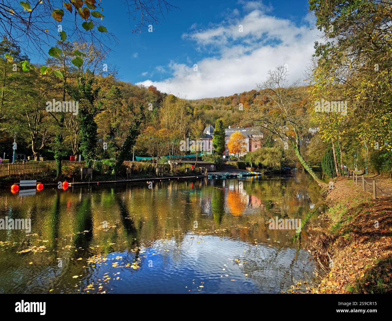 UK, Derbyshire, Peak District, Matlock Bath, River Derwent and Grand ...