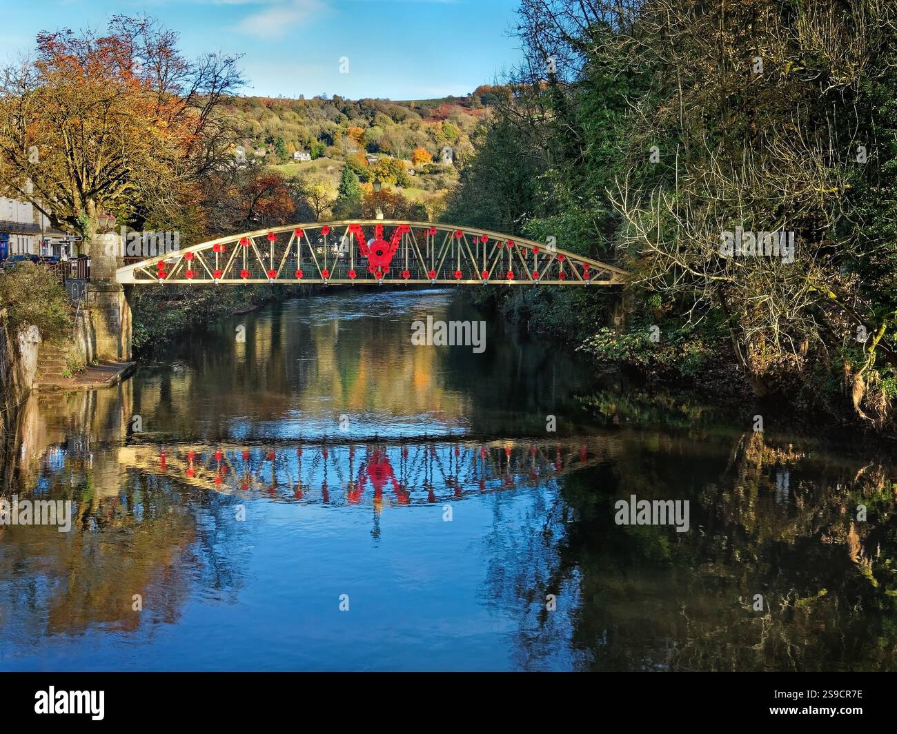 UK, Derbyshire, Peak District, Matlock Bath, Jubilee Bridge and River ...