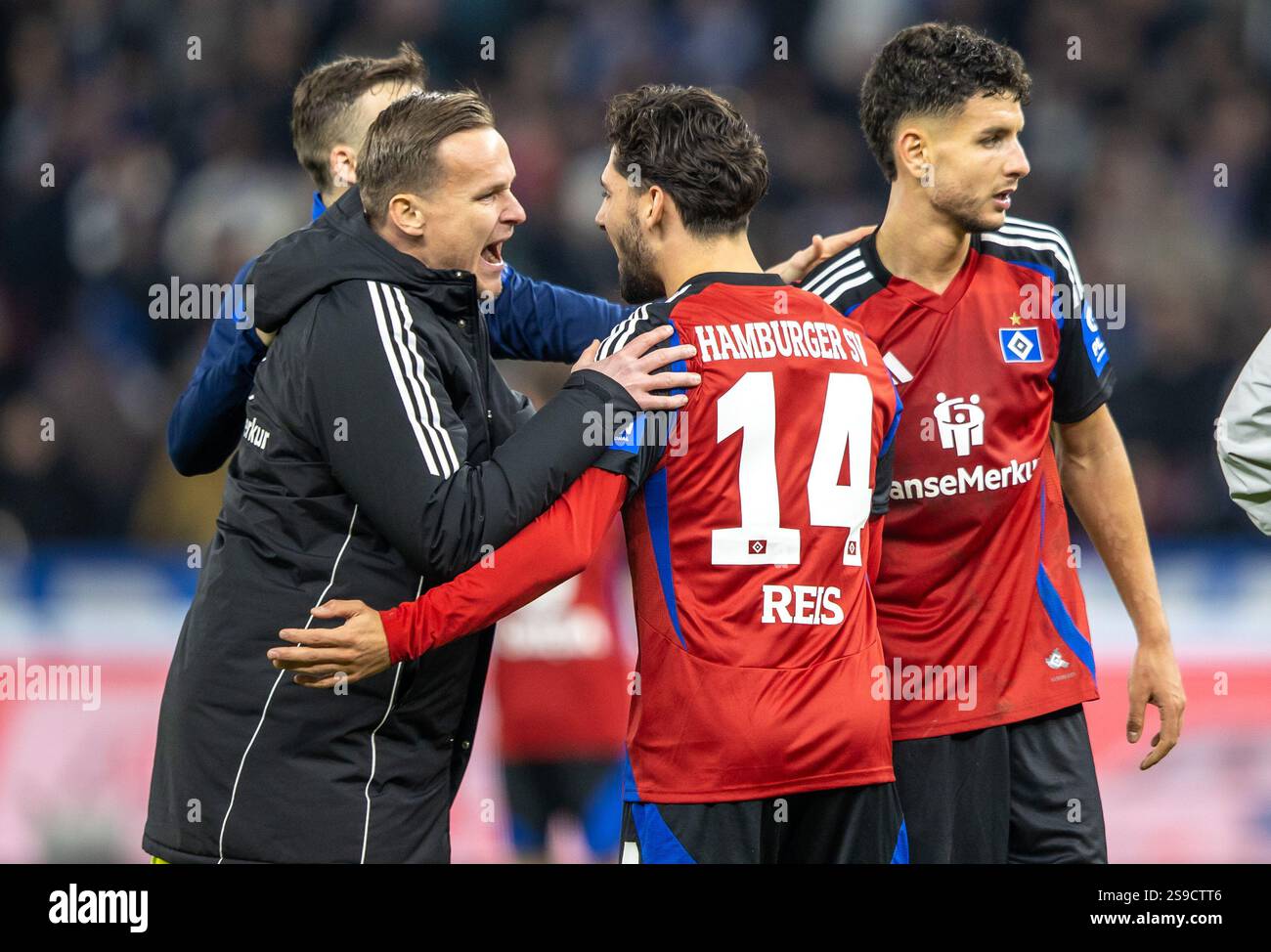 25 January 2025, Berlin: Soccer: Bundesliga 2, Hertha BSC - Hamburger SV, Matchday 19 ...