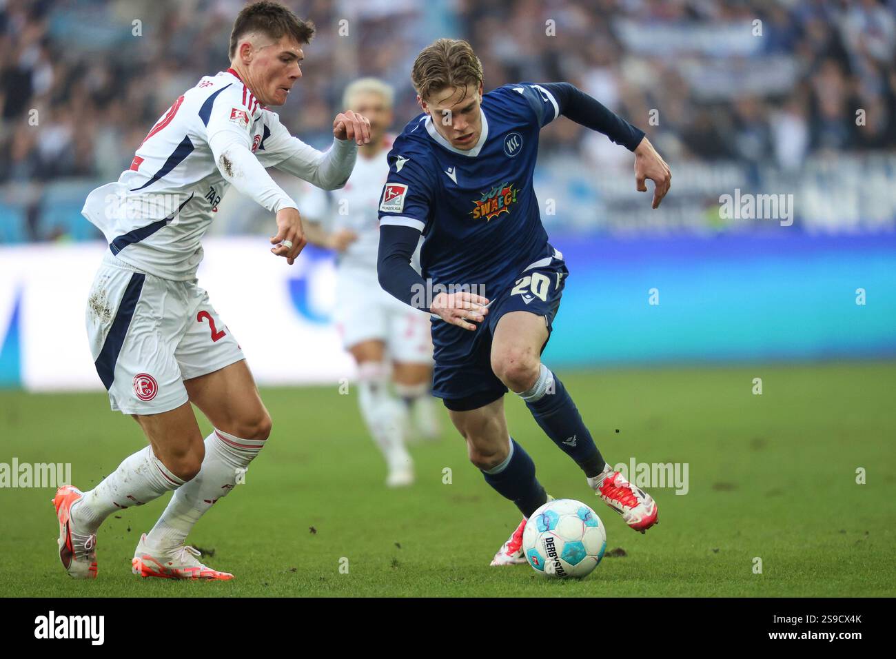 David Herold (Karlsruher SC, #20) gegen Danny Schmidt (Fortuna ...