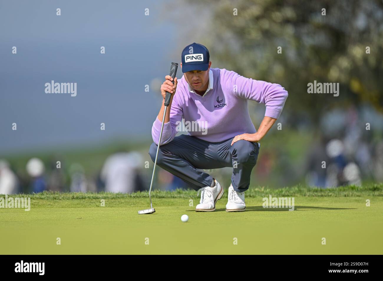 January 25, 2025: Harris English lines up a putt on the 2nd hole during ...