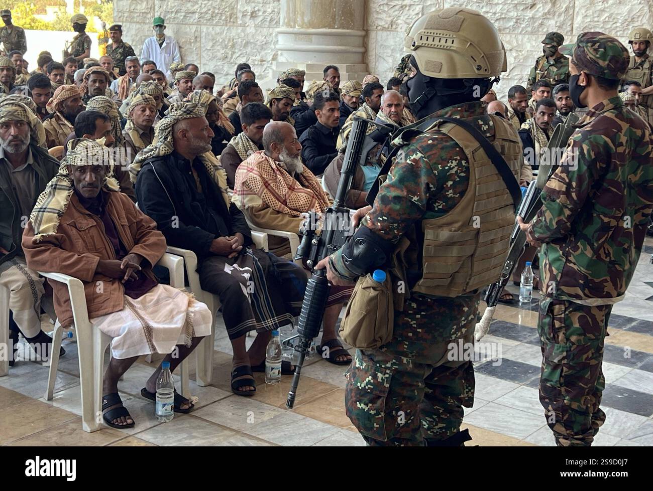 Houthis unilaterally release 153 war prisoners in Sana a - Houthi ...