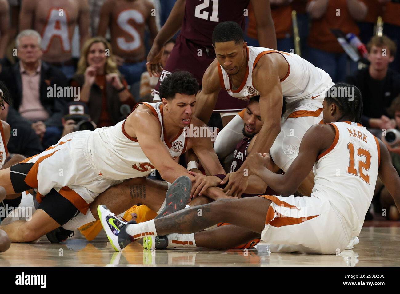 AUSTIN, TX - JANUARY 25: Texas Longhorns forward Kadin Shedrick (5 ...