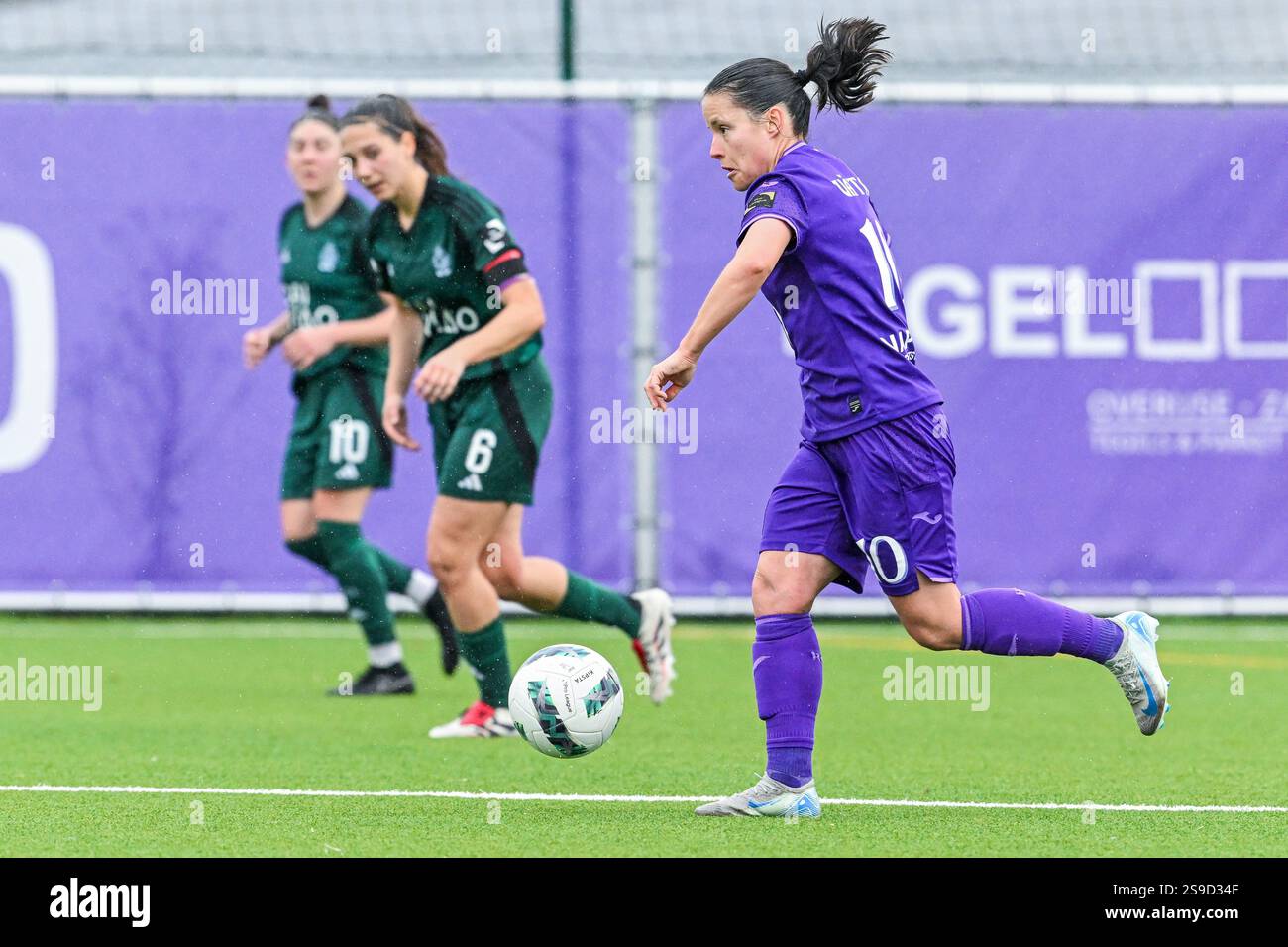 Stefania Vatafu (10) of Anderlecht pictured during a female soccer game ...