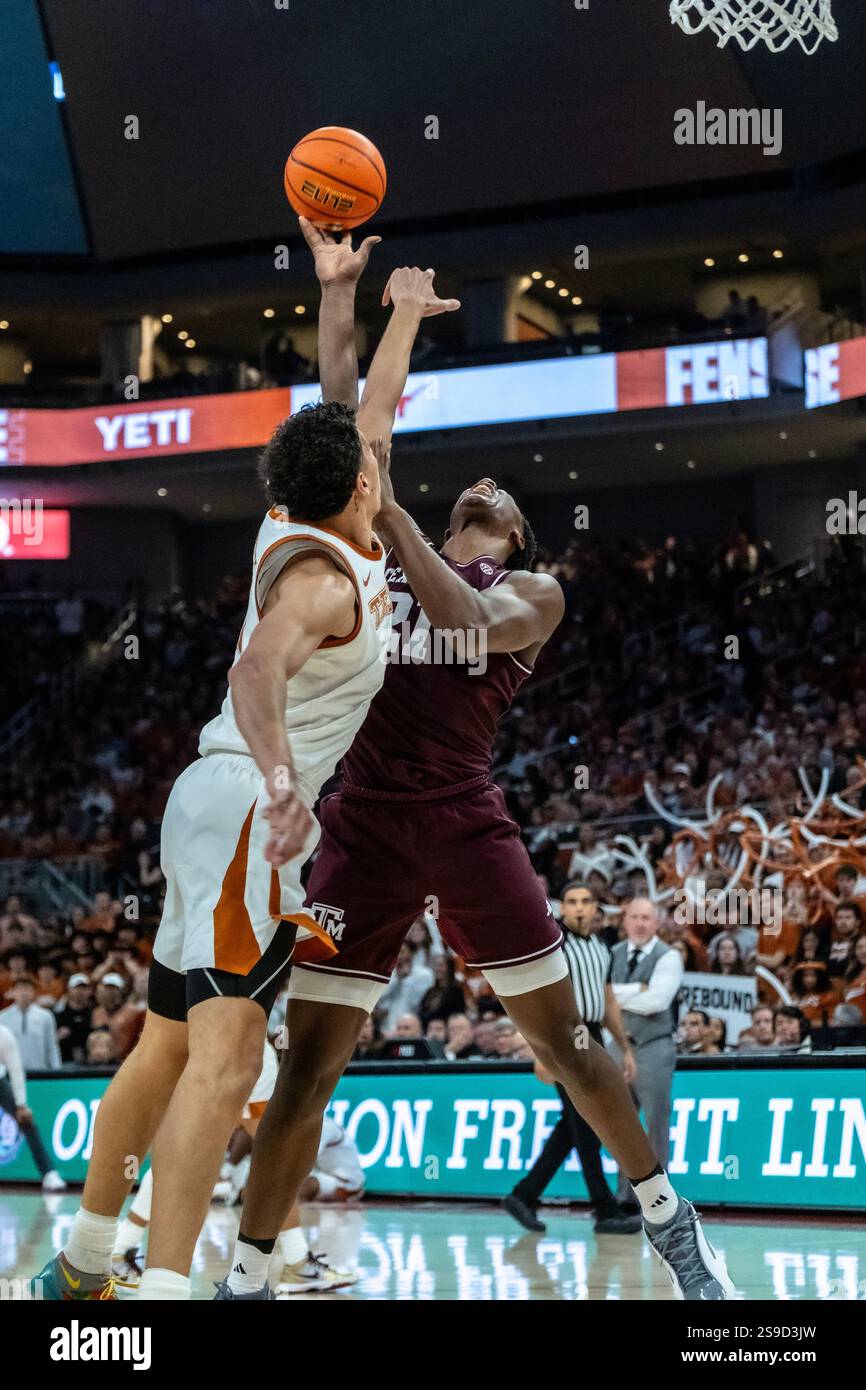 Jan 25, 2025. Pharrel Payne (21) of the Texas A&M Aggies in action vs ...