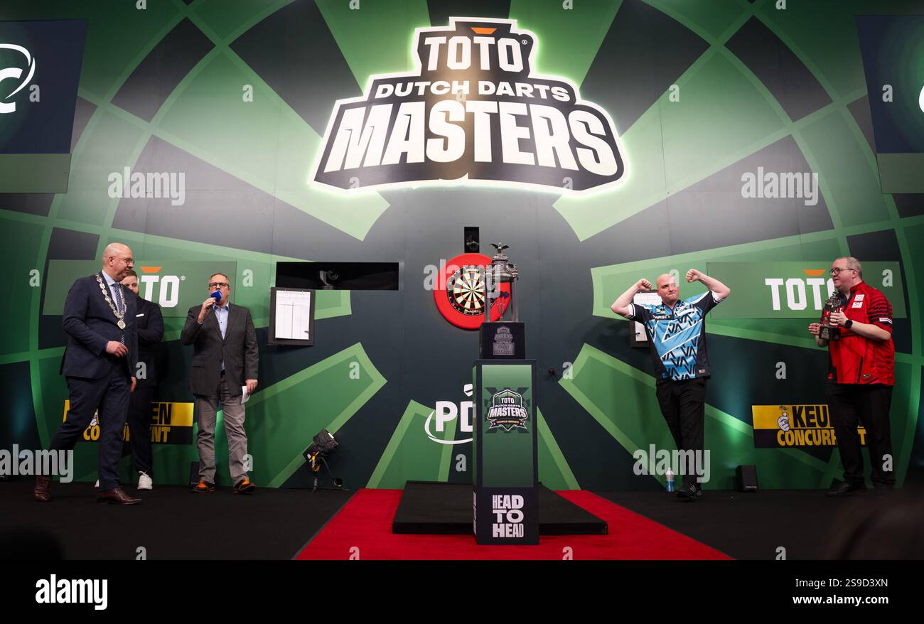 DEN BOSCH - Darter Rob Cross wins the final of the TOTO Dutch Darts ...