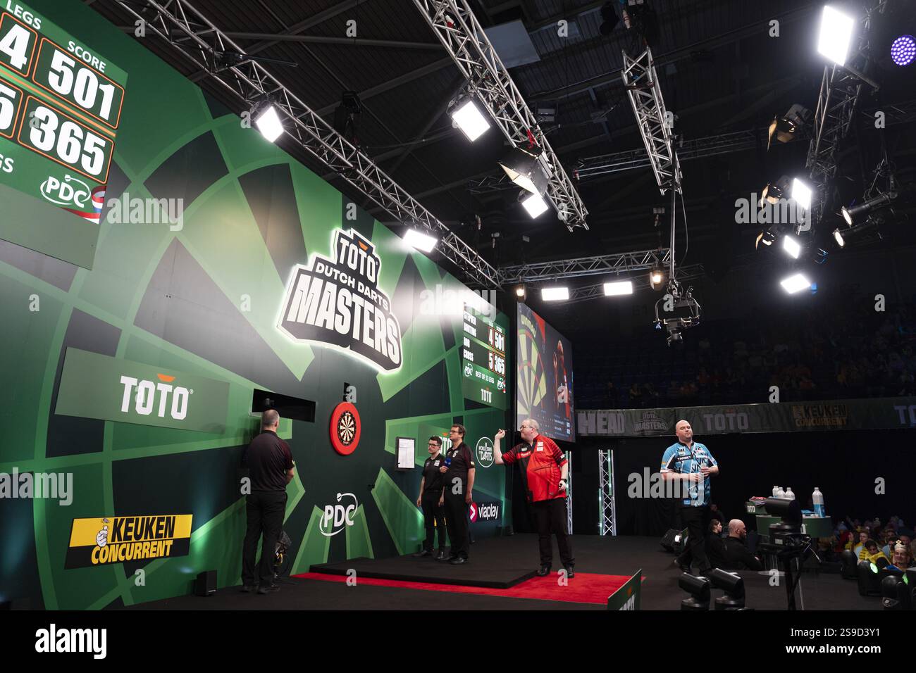 Den Bosch, Netherlands. 25th Jan, 2025. DEN BOSCH - Darter Rob Cross and Stephen Bunting during ...